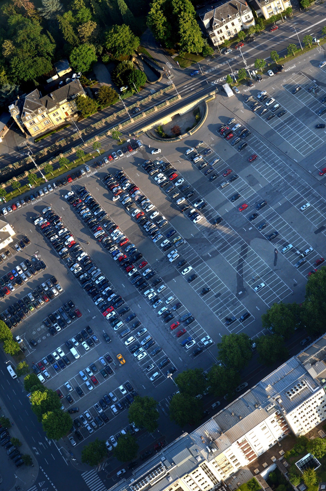 Projet à Luxembourg-Ville: Ils veulent donner vie au Glacis, «bloqué ...
