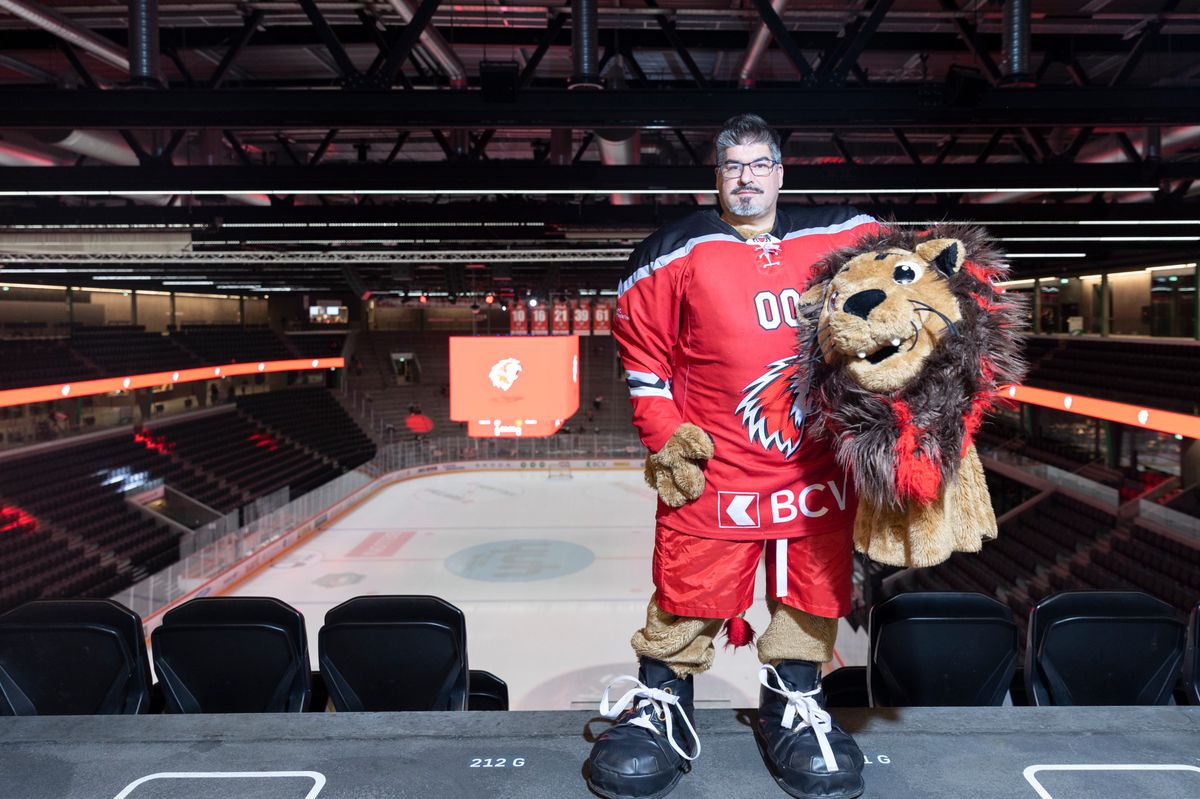 LHC: dans le costume de Léo, la mascotte du club | 24 heures