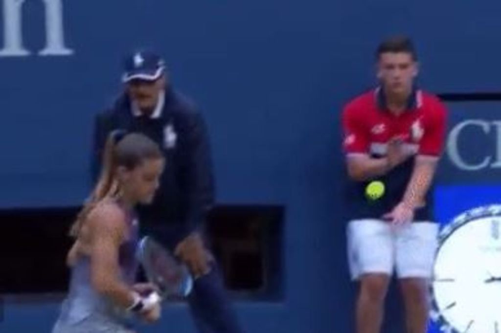 Voll in die... – Federer leidet mit Ballboy | Berner Zeitung