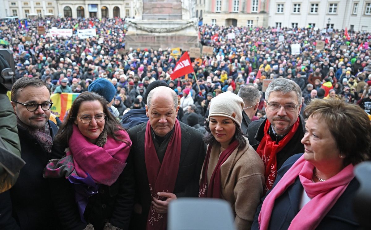 AfD-Pläne für Deutschland: Scholz und Baerbock bei Demonstration | Der ...