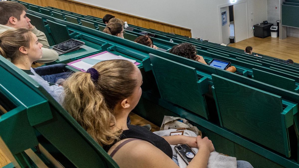 Education: Pendant leurs vacances, plus de 300 lycéens sur les bancs de ...