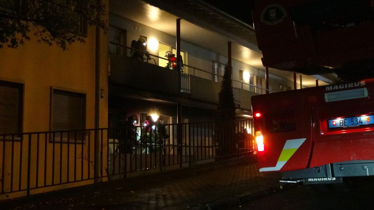 Feuerwehreinsatz in Biel: Nächtlicher Brand in Bieler Mehrfamilienhaus ...