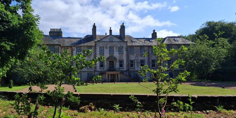 Edinburgh: Zwei Thunerinnen in Newhailes
