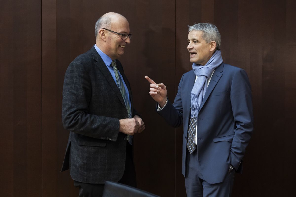 Bundesratswahlen im Ticker: Fraktionen hören Beat Jans und Jon Pult an ...