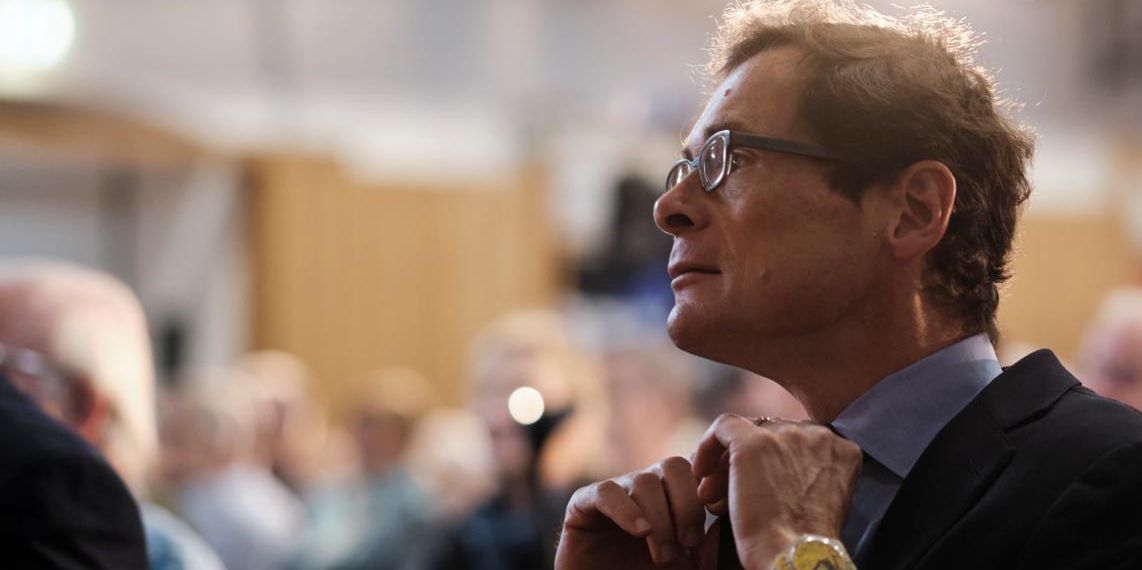 Podcast Politbüro: Der ewige Widerspruch – wie es nun mit Roger Köppel ...