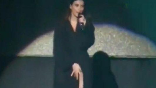 Concert au Pérou – Laura Pausini chante sans culotte - L'essentiel