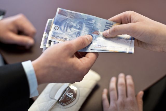 Le National s'accroche aux mallettes de billets