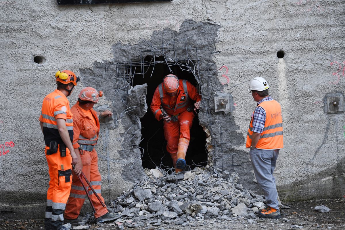 Sicherheitsstollen für A4-Autobahntunnel: Wenn es hinter der Felswand ...