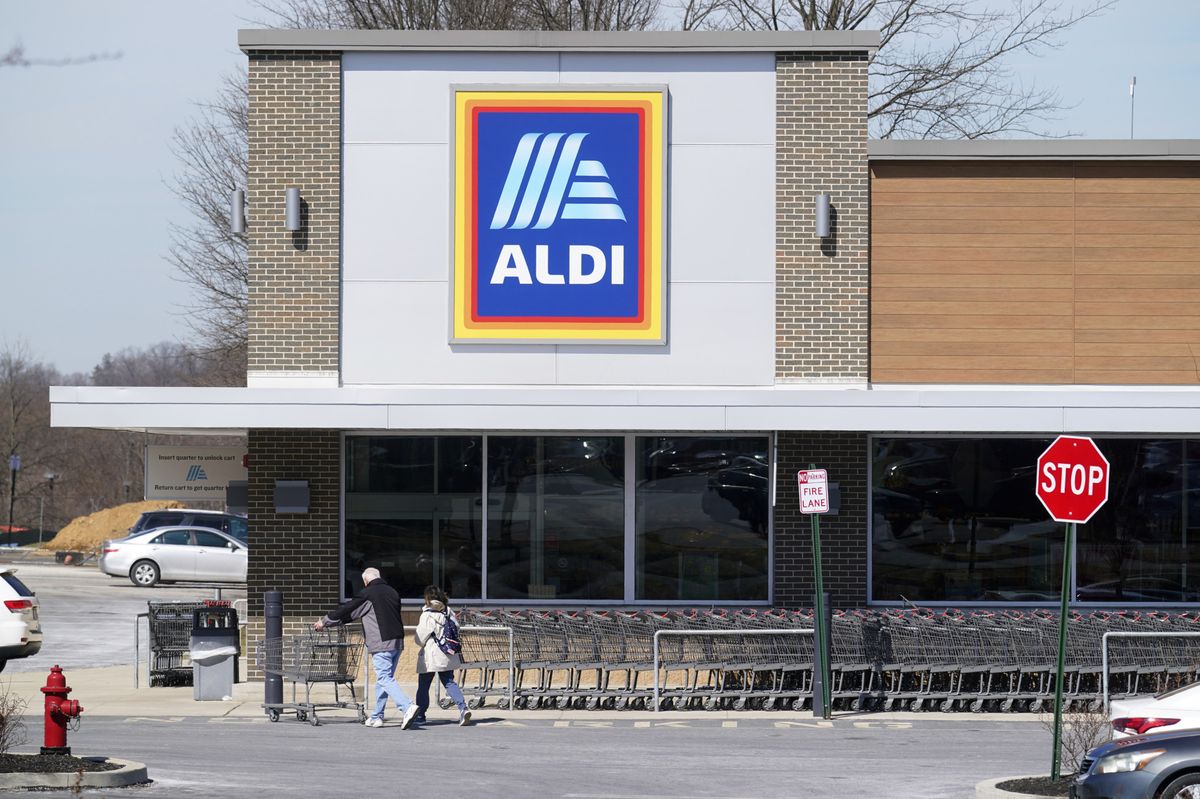 Bis Ende 2028: Aldi will in den USA 800 neue Filialen eröffnen | Tages ...