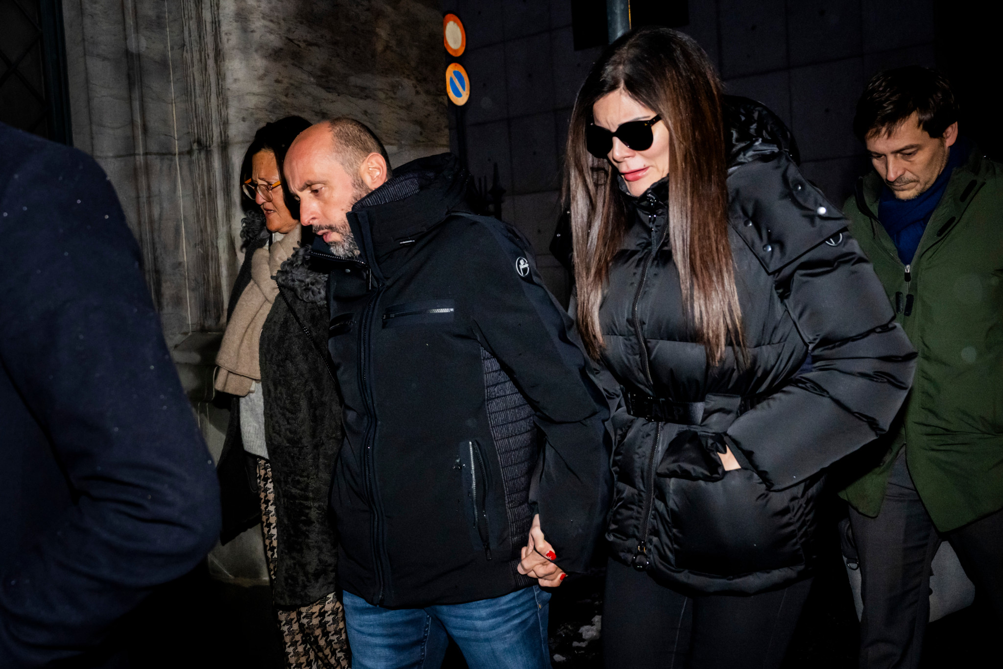 Brand in Crans-Montana: Kellnerin mit Sprühkerzen unter Toten