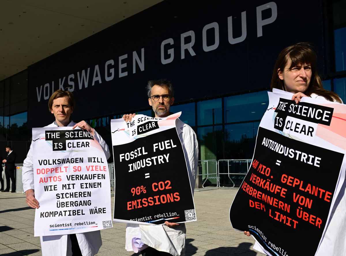 Letzte Generation und Scientist Rebellion: Fliegende Torten und Nackt ...