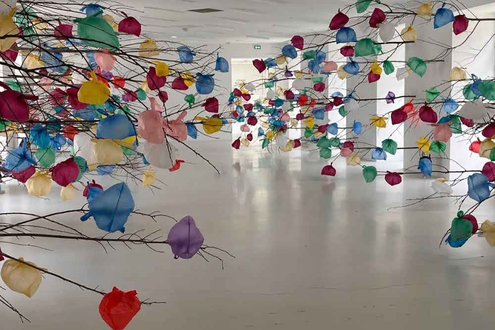 Expositions en Avignon: Quand Eva Jospin croise Pascale Marthine Tayou ...