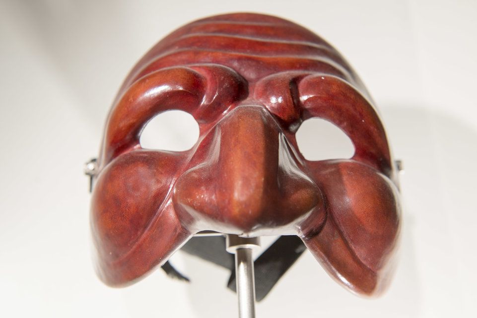 Le masque de théâtre, magique et éternel | 24 heures