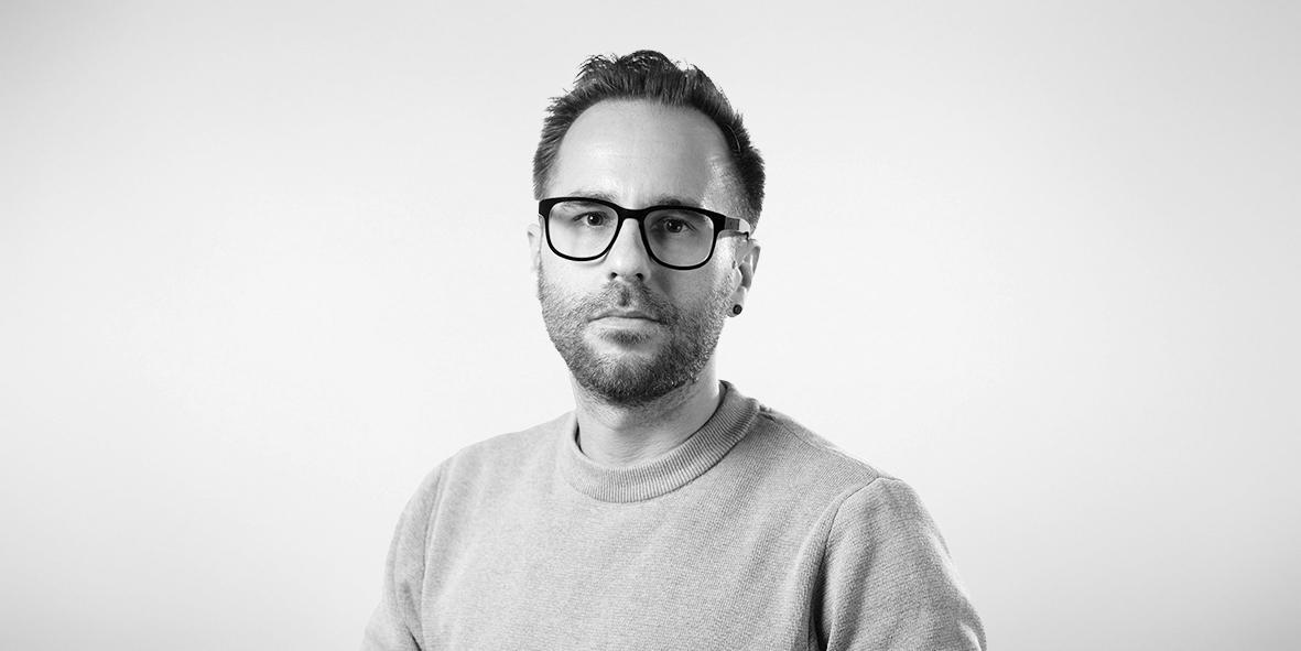 Russischer Roboter Aidol: Peinliche Präsentation endet im Sturz