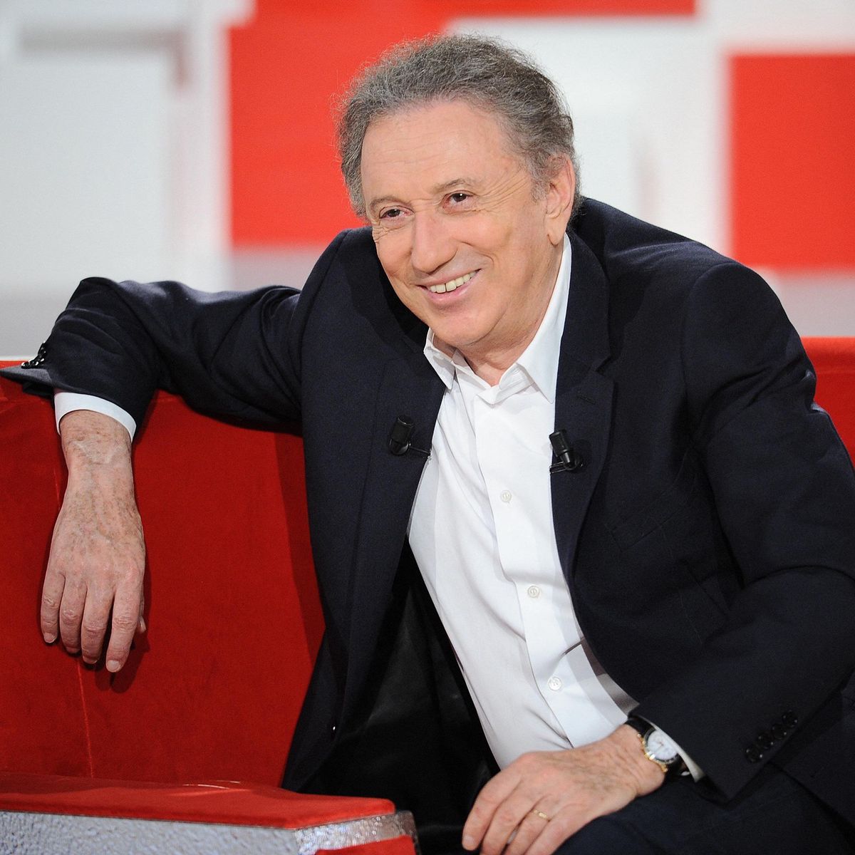 Exposition à Genève: Un artiste imprime des photos sur des feuilles d ...