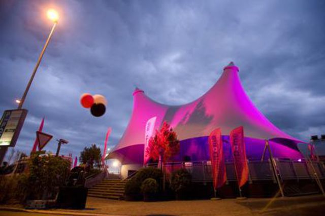 Event Dome wird zur Kirche | Tages-Anzeiger