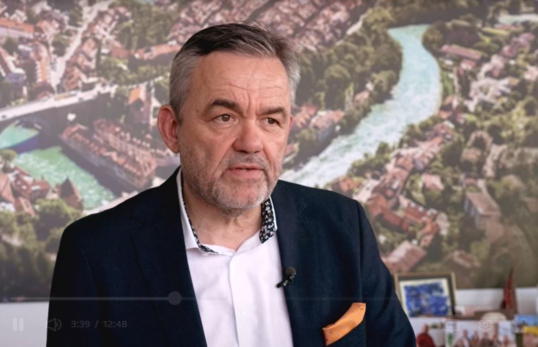 Die Loubegaffer: KPT-Chef steht vor die Kamera, nicht aber der Visana ...