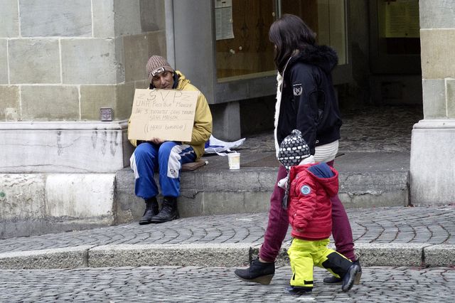 La mendicité sera restreinte dès jeudi à Lausanne | 24 heures