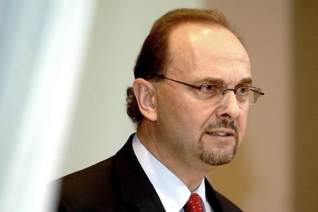 HIV-Preis 2013 geht an Zahnmediziner Daniel Buser | Der Bund