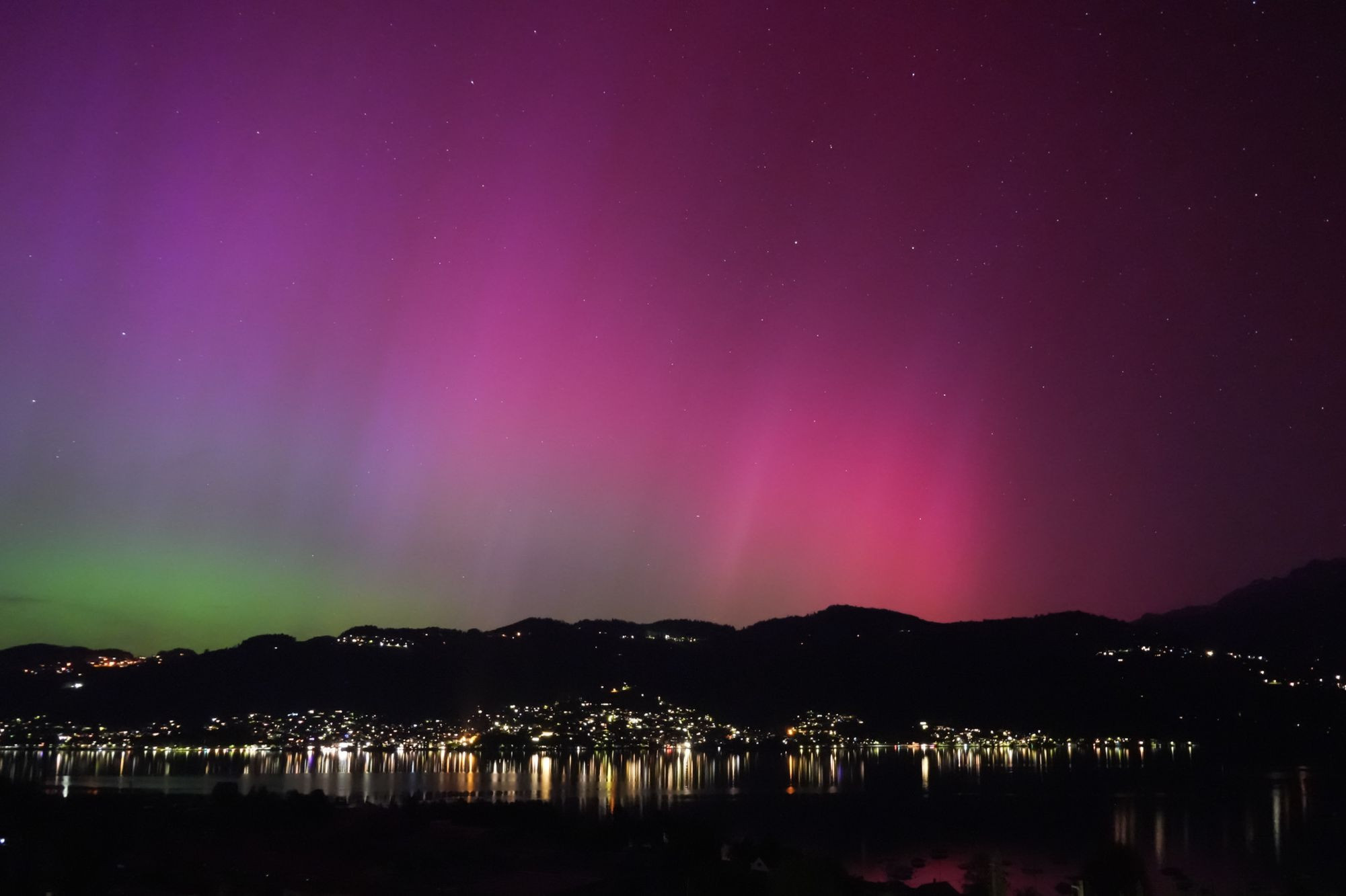 Polarlichter Schweiz: Bilder des Sonnensturms über Zürich | Tages-Anzeiger