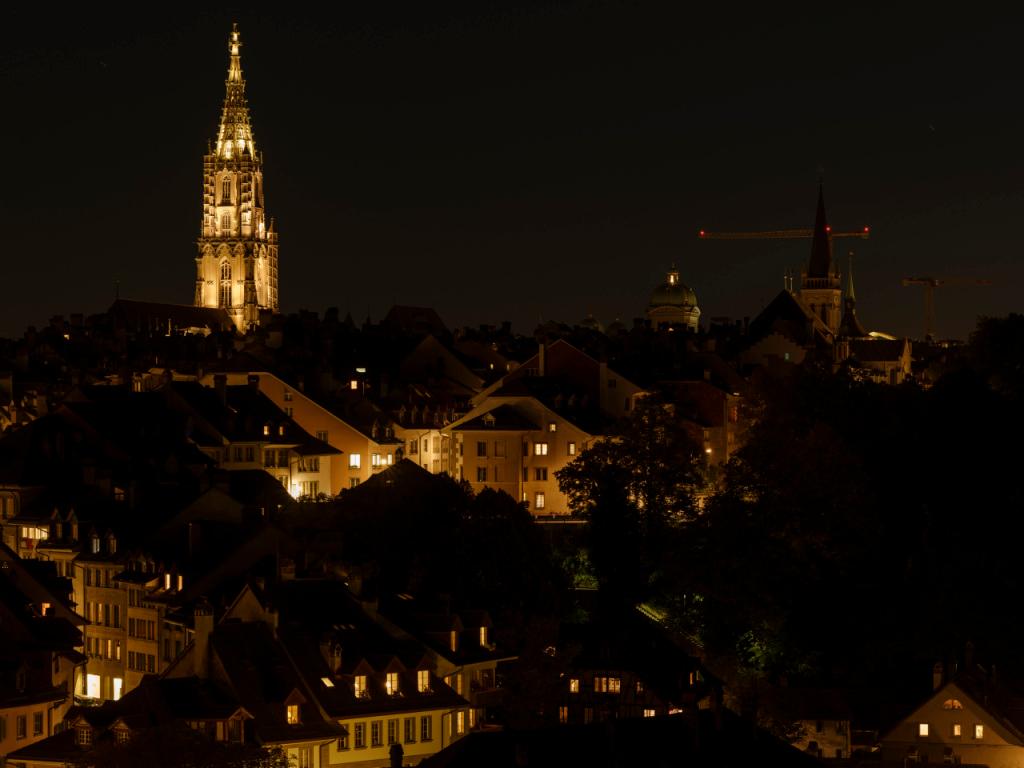 Mit sieben Glocken: Die Berner Münsterglocken läuten das neue Jahr ein ...