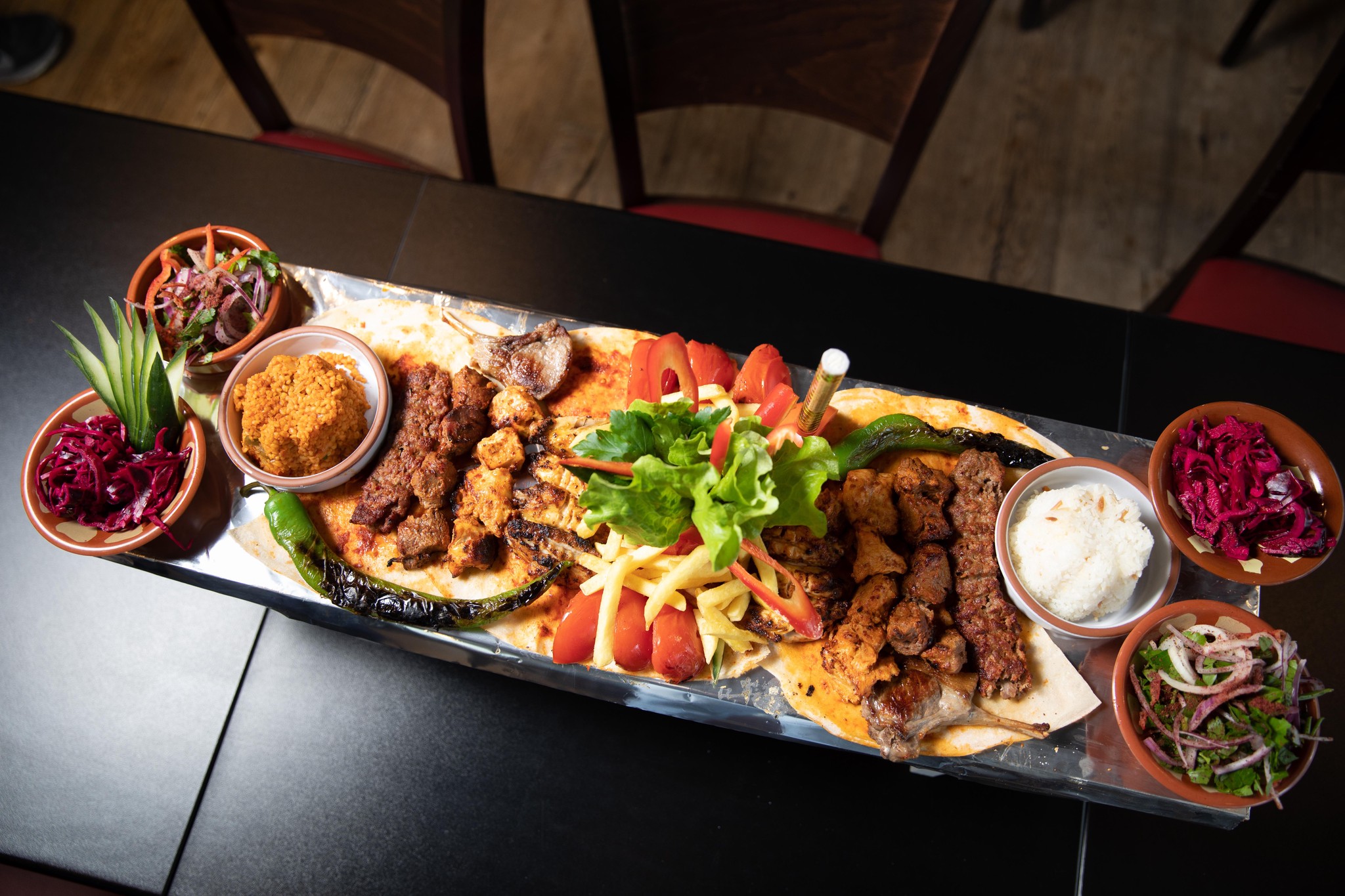 Geschmackspopulismus bei Musti Grill: Hier gibt die Holzkohle den Ton ...