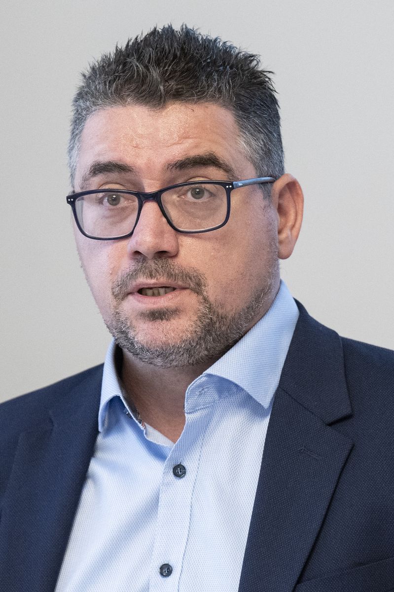 Rentrée scolaire en Suisse: Comment désamorcer les violences envers les ...