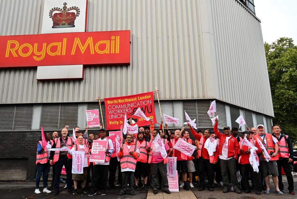 En Grande-Bretagne: Royal Mail envisage jusqu'à 10 000 suppressions de ...