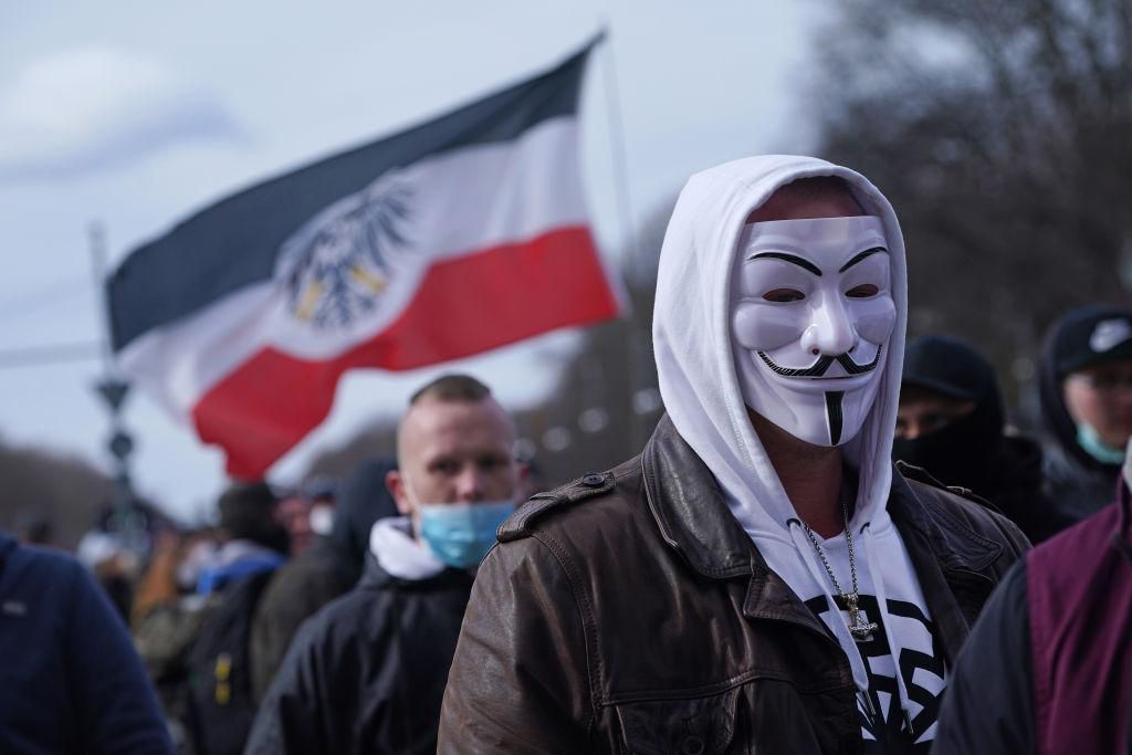 Waffen, Umsturzpläne und Entführungen: Der harte Kern im ...