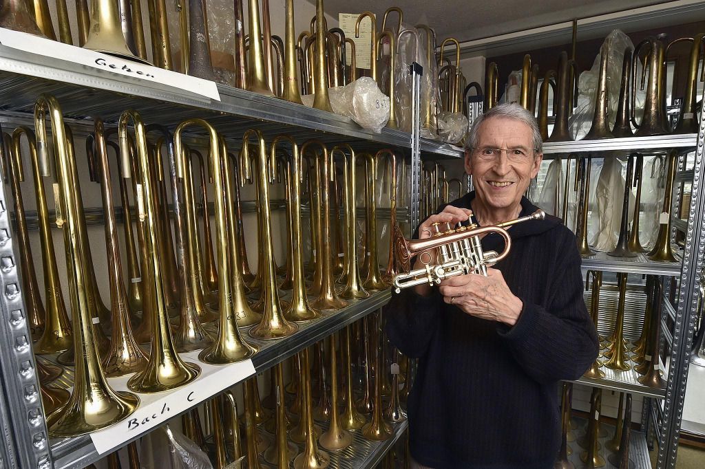 René Spada spielt seine Trompete jeden Tag