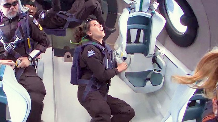 High-tech: Les premiers touristes spatiaux de Virgin ont atteint l ...