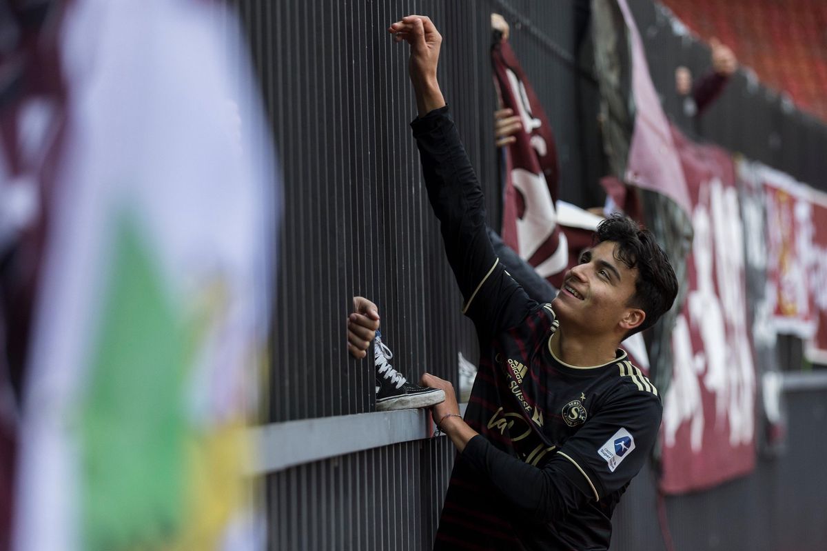 Chez le joueur de Leeds: La famille de Diogo Monteiro nous a ouvert ses ...