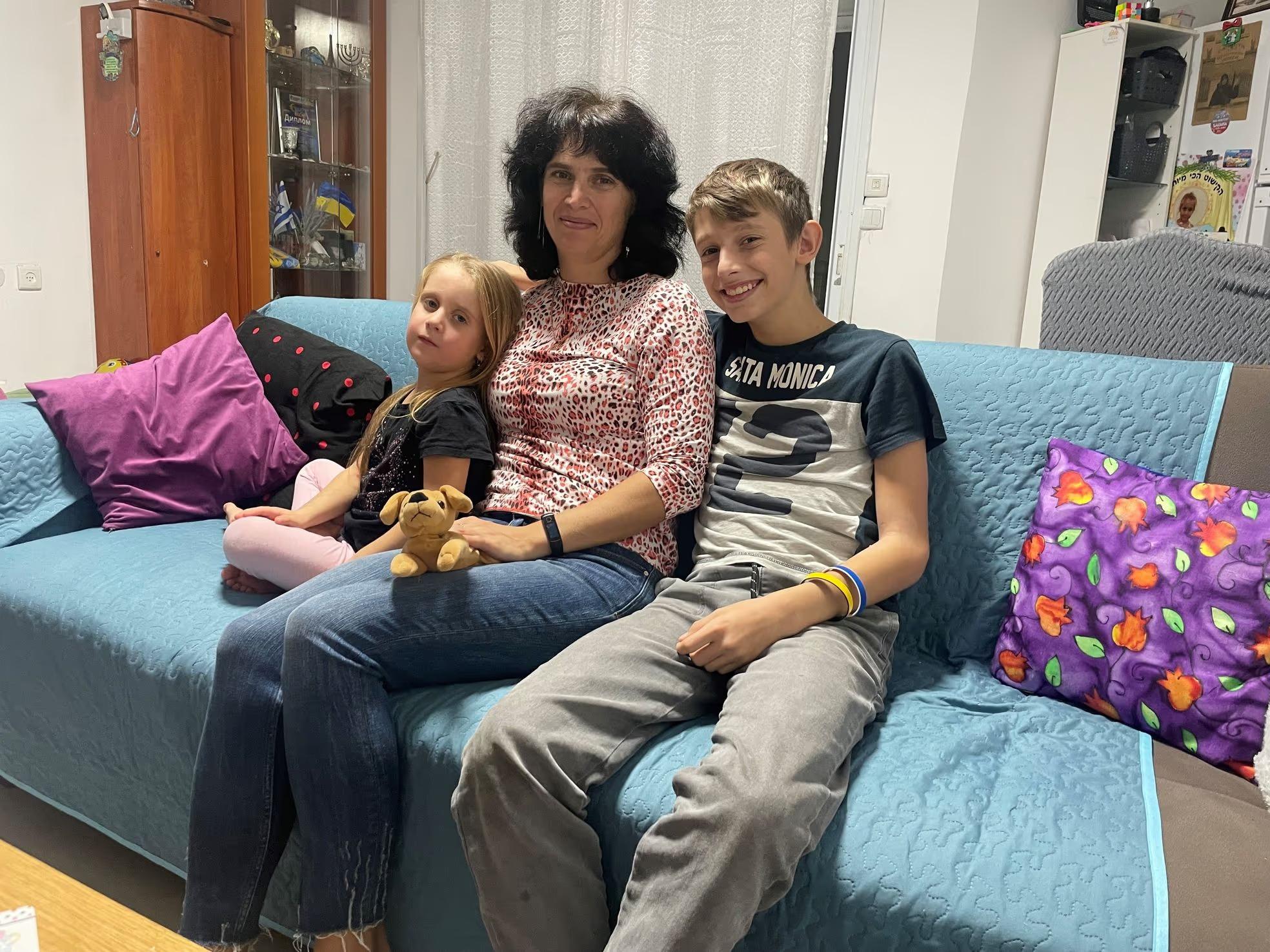 Ukrainische Familie in Israel: Flucht in den nächsten Krieg | Tages ...