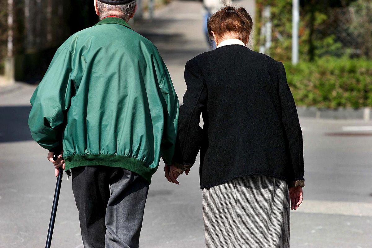 Face-à-face: Une 13e rente AVS? | Tribune de Genève