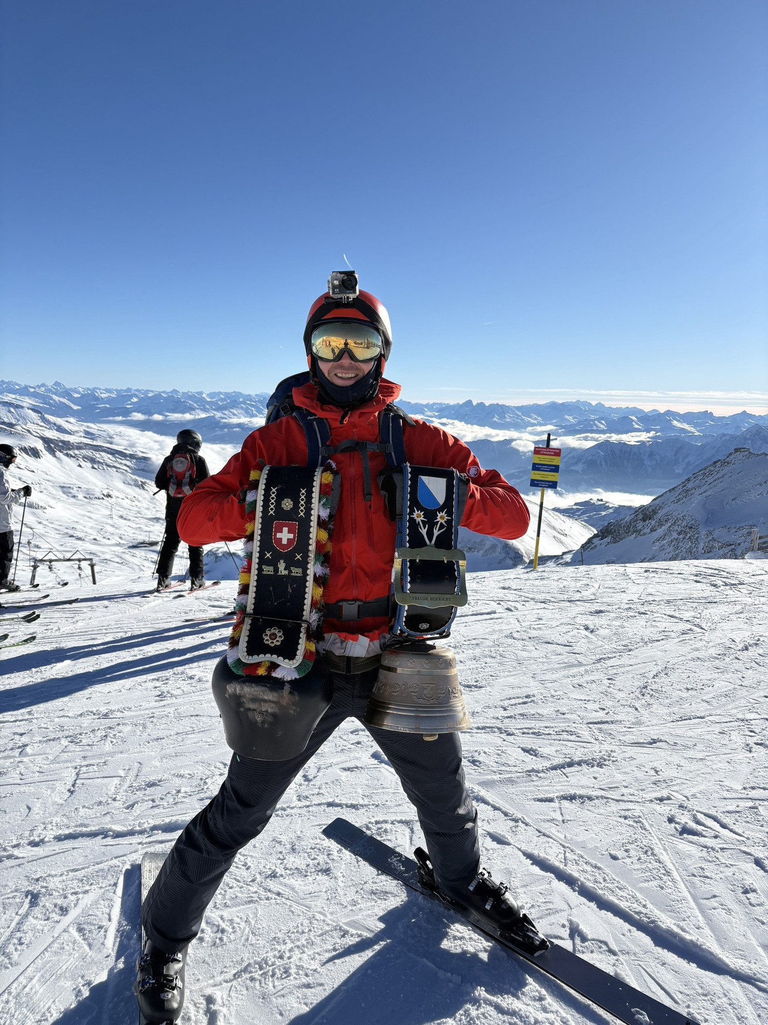 Laax: Mischa Gurov mit Glockenabfahrten auf Skiern