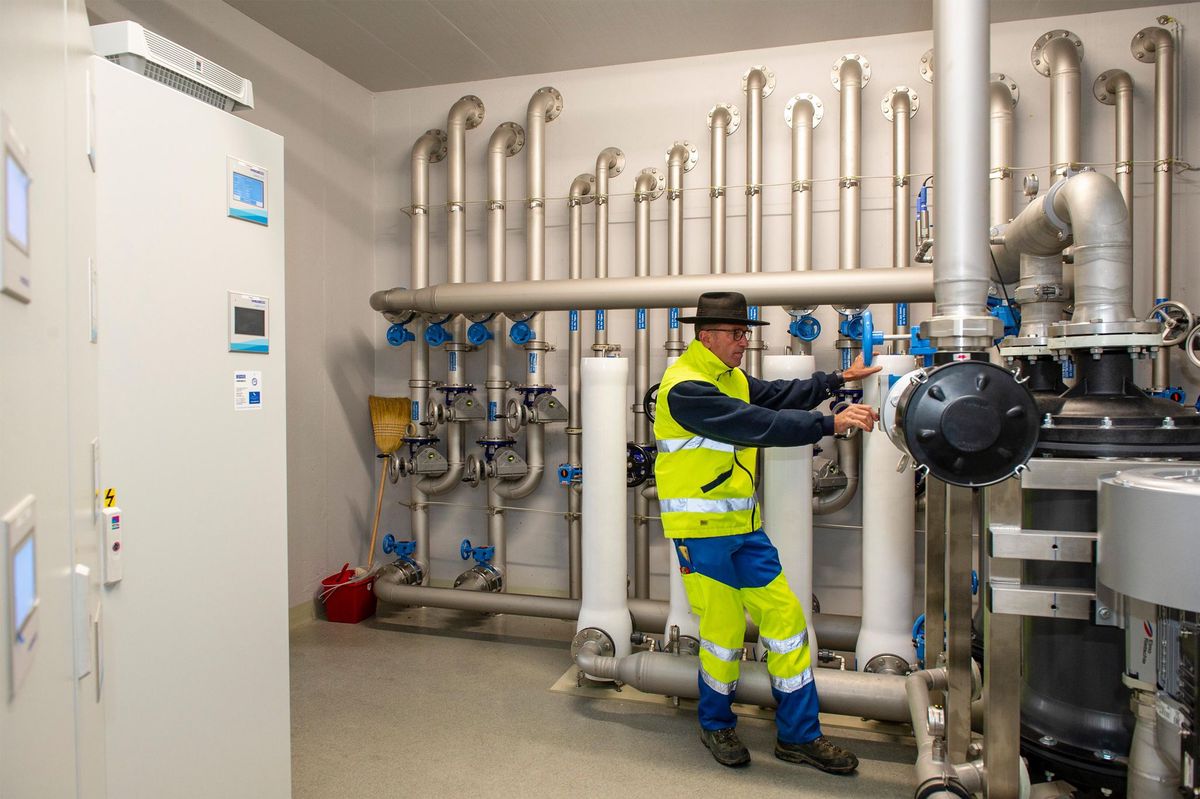Solution inédite pour purifier l’eau jaune du robinet | 24 heures