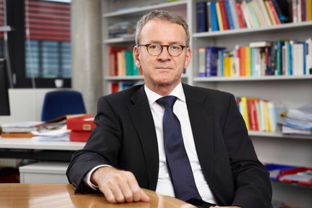 Confédération – Adrian Lobsiger confirmé à la protection des données ...