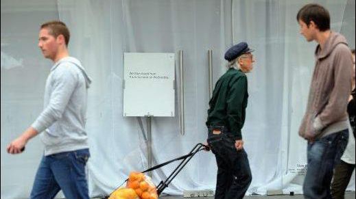 Hommage à Steve Jobs – Apple Store fermés et rideaux blancs aux USA - L ...