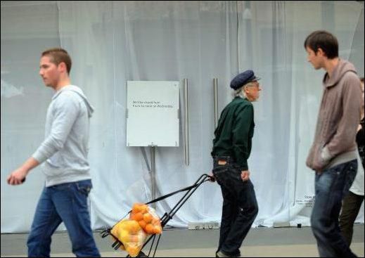 Hommage à Steve Jobs – Apple Store fermés et rideaux blancs aux USA - L ...
