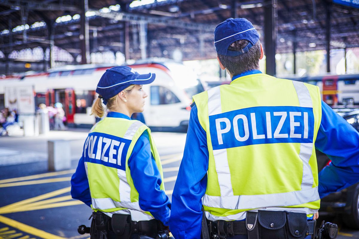 Überstunden bei Basels Uniformierten | Basler Zeitung