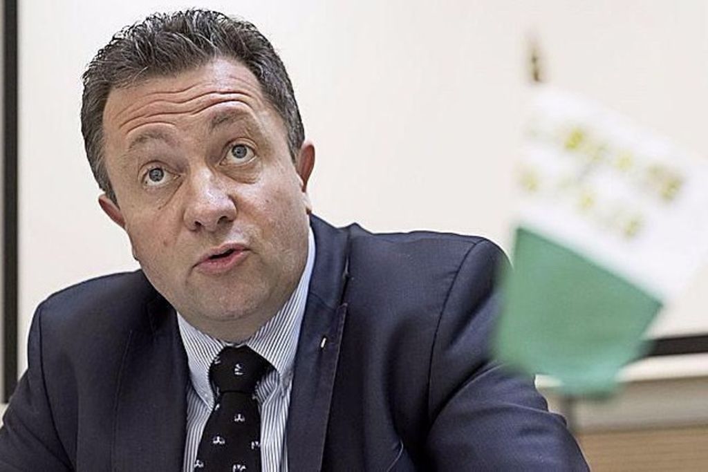 Pourquoi Nicolet n'a pas encore gagné sa carte de candidat officiel ...