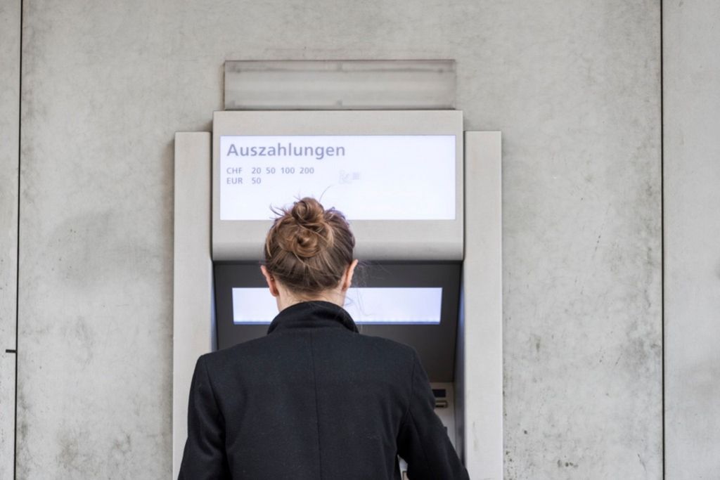 Der Bancomat lernt vom iPhone | Der Bund