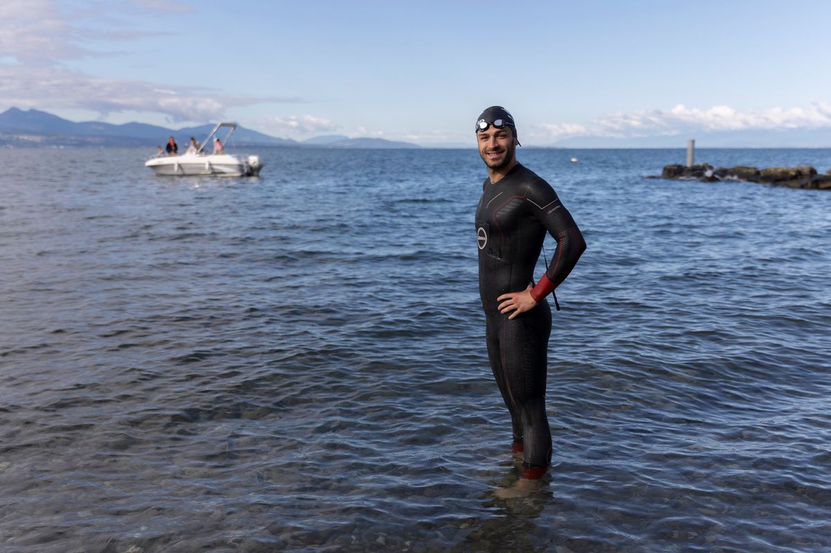 Réfugié champion de natation: Il nage dans le Léman ce qu’il a enduré ...