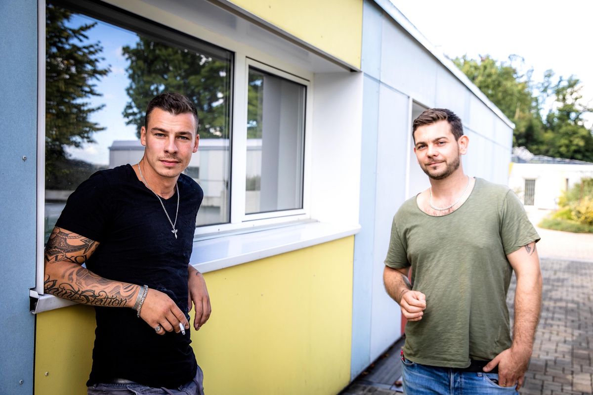 196 Anklagepunkte: Wie zwei junge Männer tief gestürzt sind – und es ...