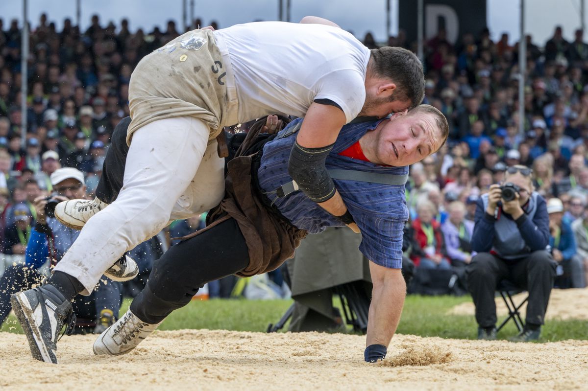 Schwingen: Bieri bodigt Wicki am Innerschweizer | Tages-Anzeiger