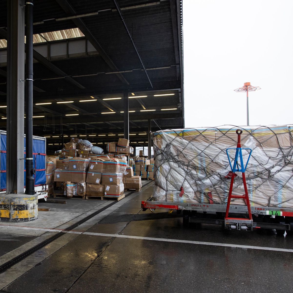 UBP avale pour 900 millions une part de la Société Générale | Tribune ...