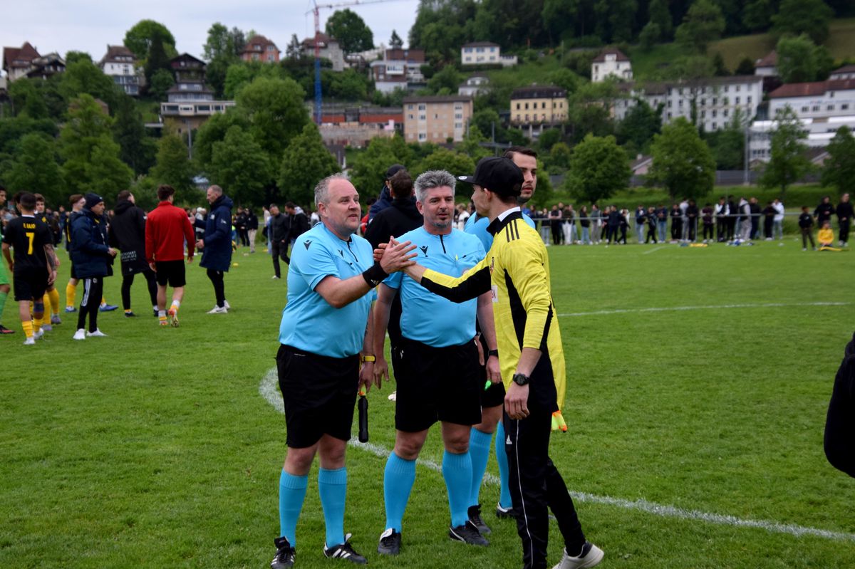 Attacken gegen Schiedsrichter im Amateurfussball: Wenn die Leidenschaft ...