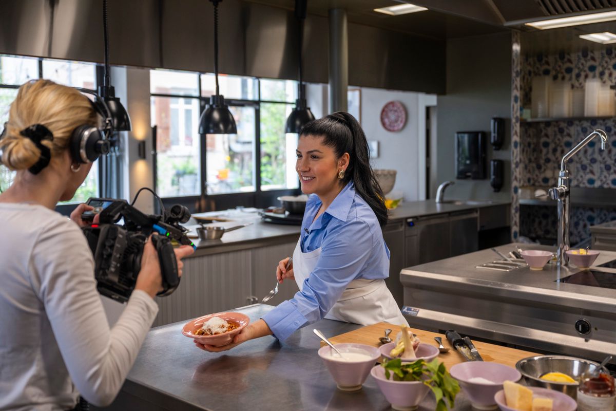 Gül-Chefin Elif Oskan: Das grosse Interview zur neuen Kochshow | Tages ...