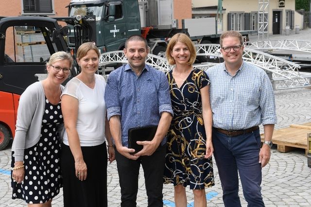 Küsnacht freut sich auch ohne Tina Turner auf den «Donnstig-Jass ...