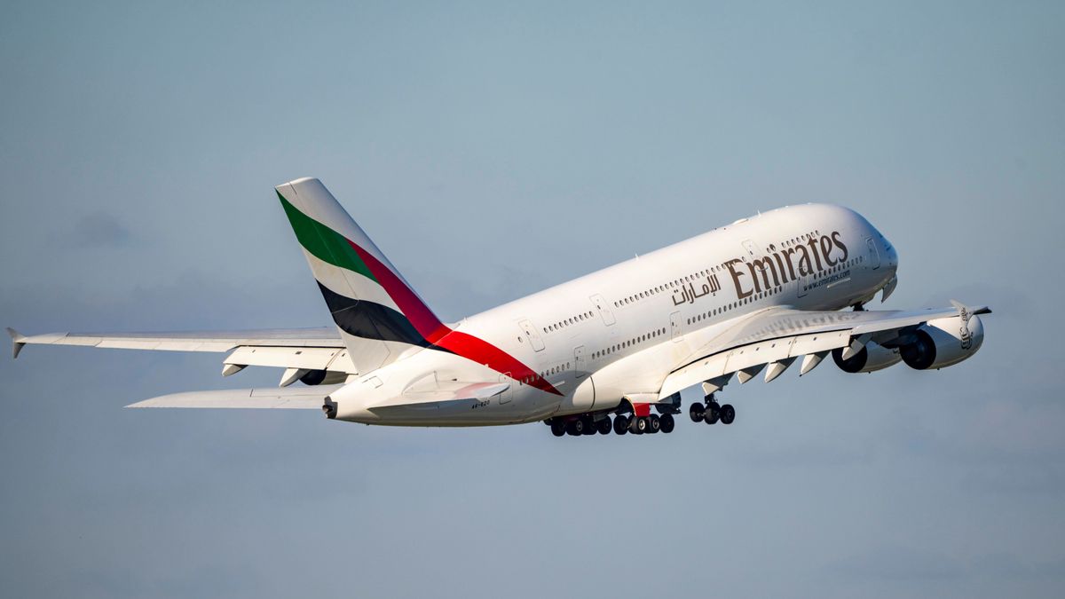 Emirates Flight EK421 Turbulence Incident: 14 Injured Passengers Share ...